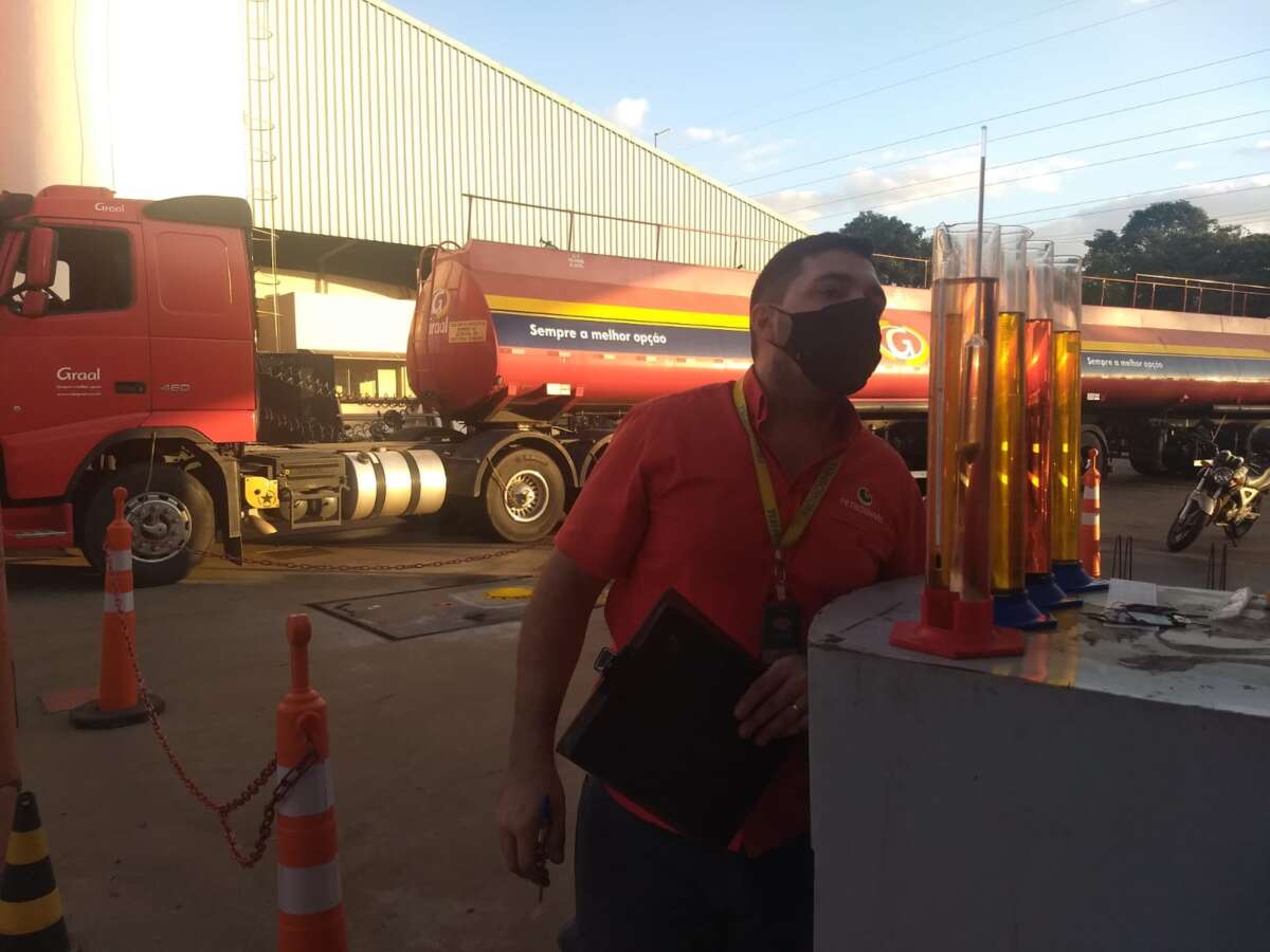 Posto Graal de Pirassununga. Gasolina à R$ 4,67; Etanol por R$ 3,21
