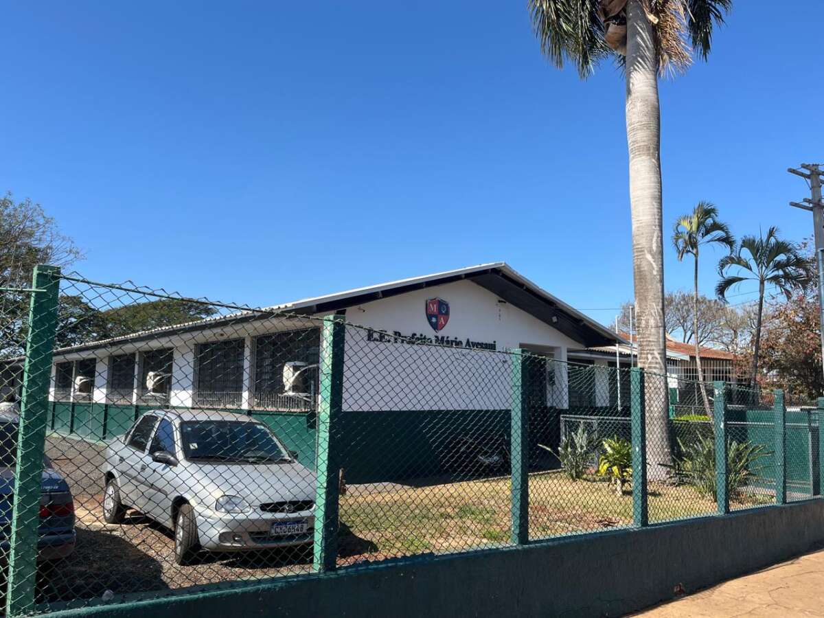 Após roubo em loja no centro de Santa Cruz das Palmeiras, bandido ...